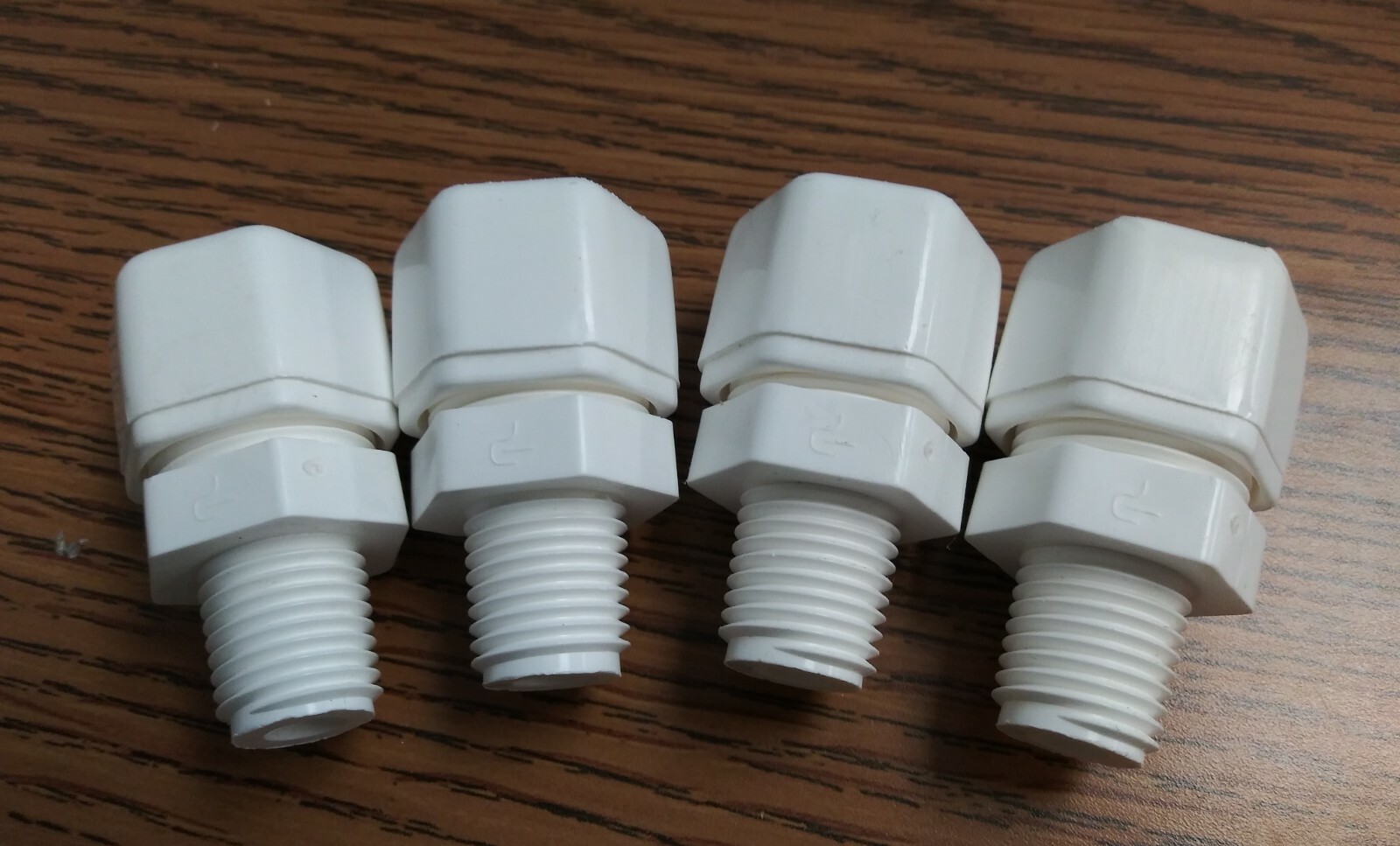 Parker Fast & Tite Connector 3/8" Tube Fitting x 1/4" MNPT, P/N W6MC4 ...