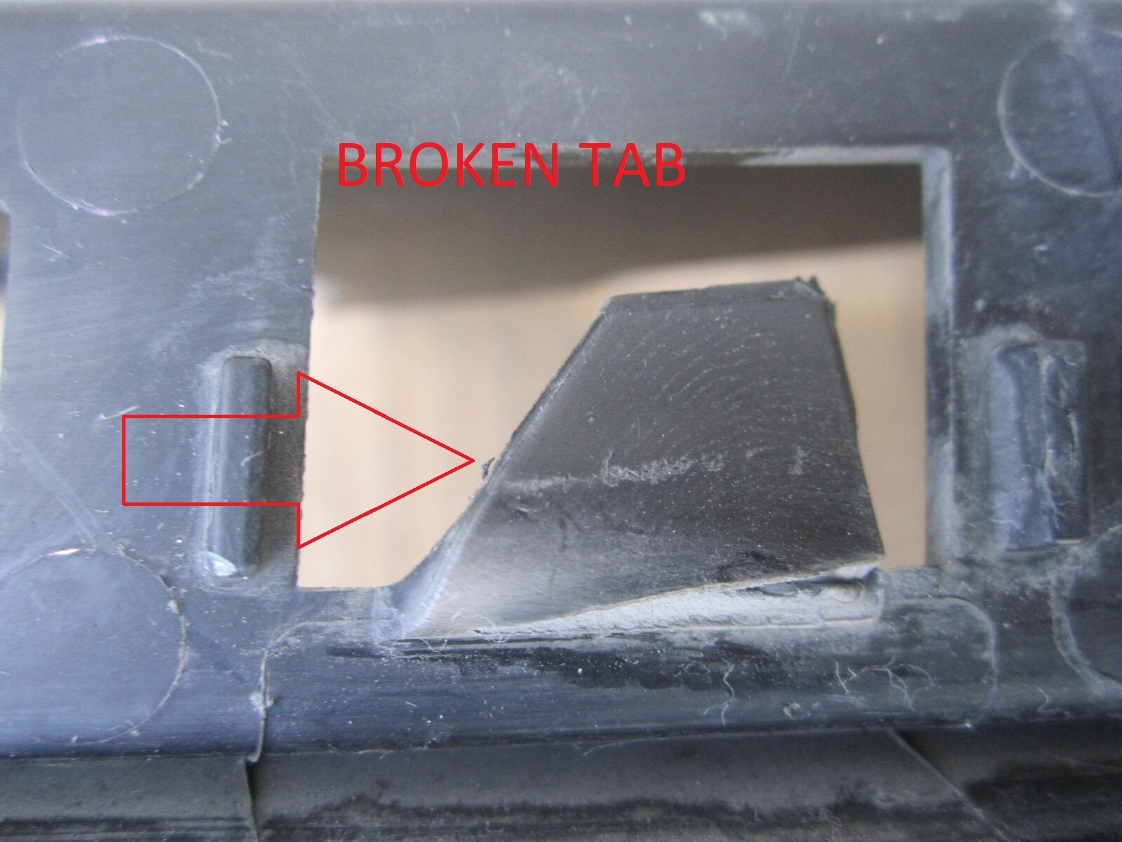 2015 - 2018 Porsche Macan Front Bumper Right Grille Bracket OEM ...