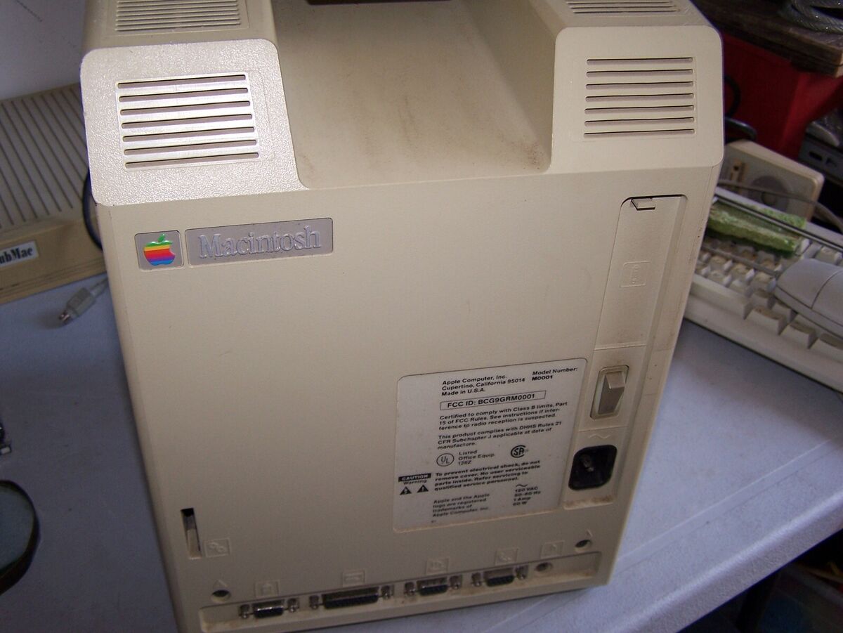 Apple Macintosh 128K M0001 Computer with 512K socketed RAM Apple Macintosh 128K M0001 Computer with 512K socketed RAM