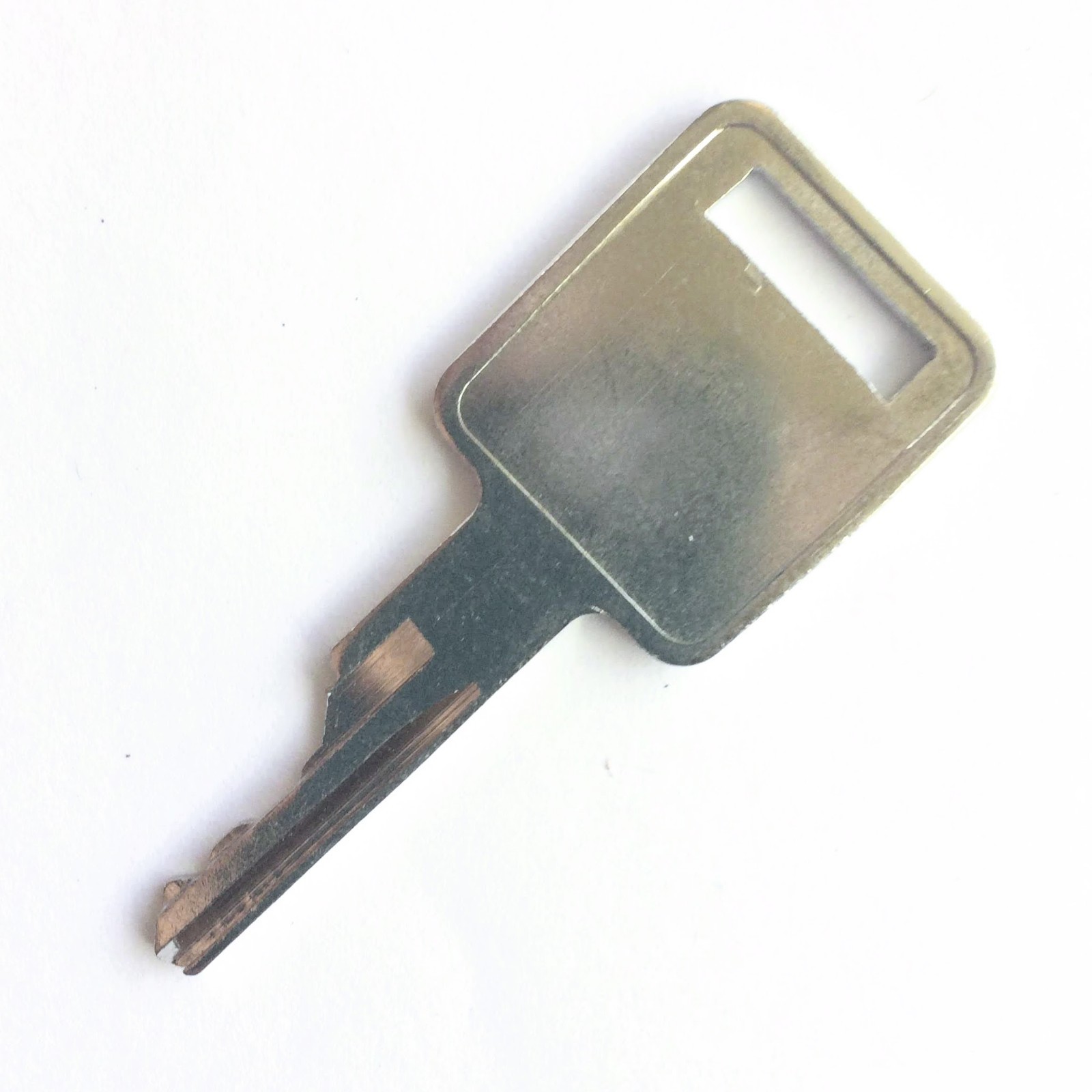 Bobcat Ignition Key for Skid Steer Loaders and Mini Excavators 6693241 ...