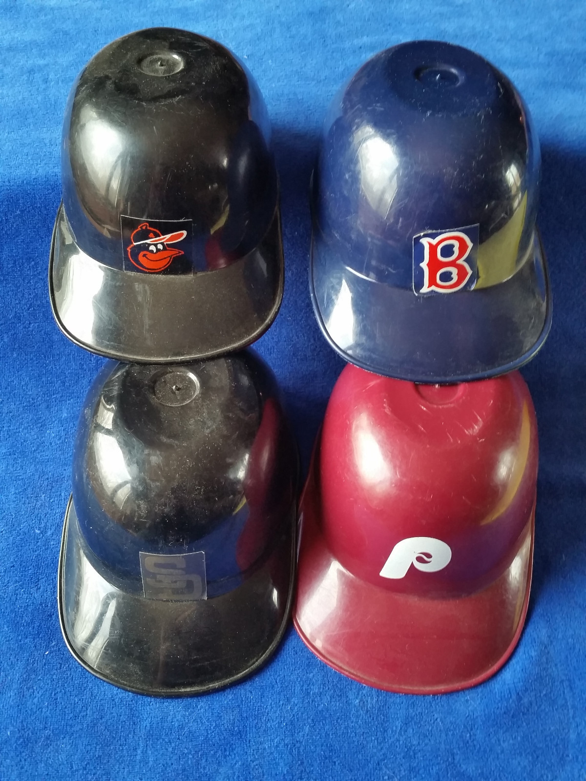Lot Of 4 MLB Mini Helmets 5 1/2 " RedSox,Padres, Oriels, and Phillies ...