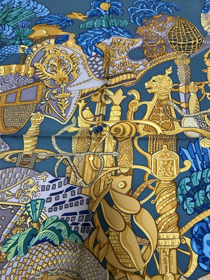 Hermes Carre 90 Armets En Panache Feathered Helmet m1_0527 | eBay