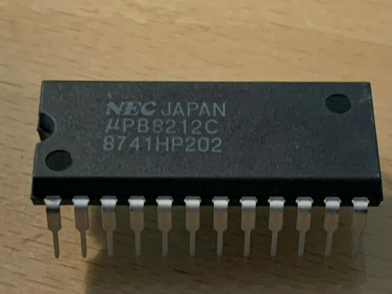 UPB8212C – NEC IC – INPUT/OUTPUT PORT 8-BIT, 24PIN. | Stephen Franks