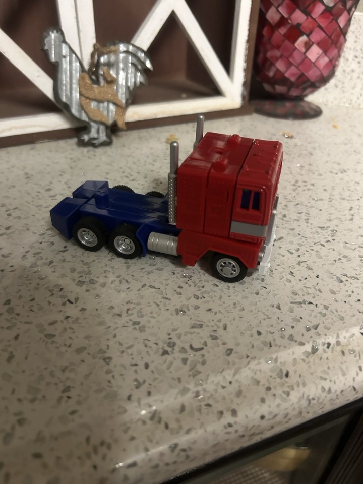 Walmart 2024 OPTIMUS PRIME Transformers G1 Retro Reissue 40th ...