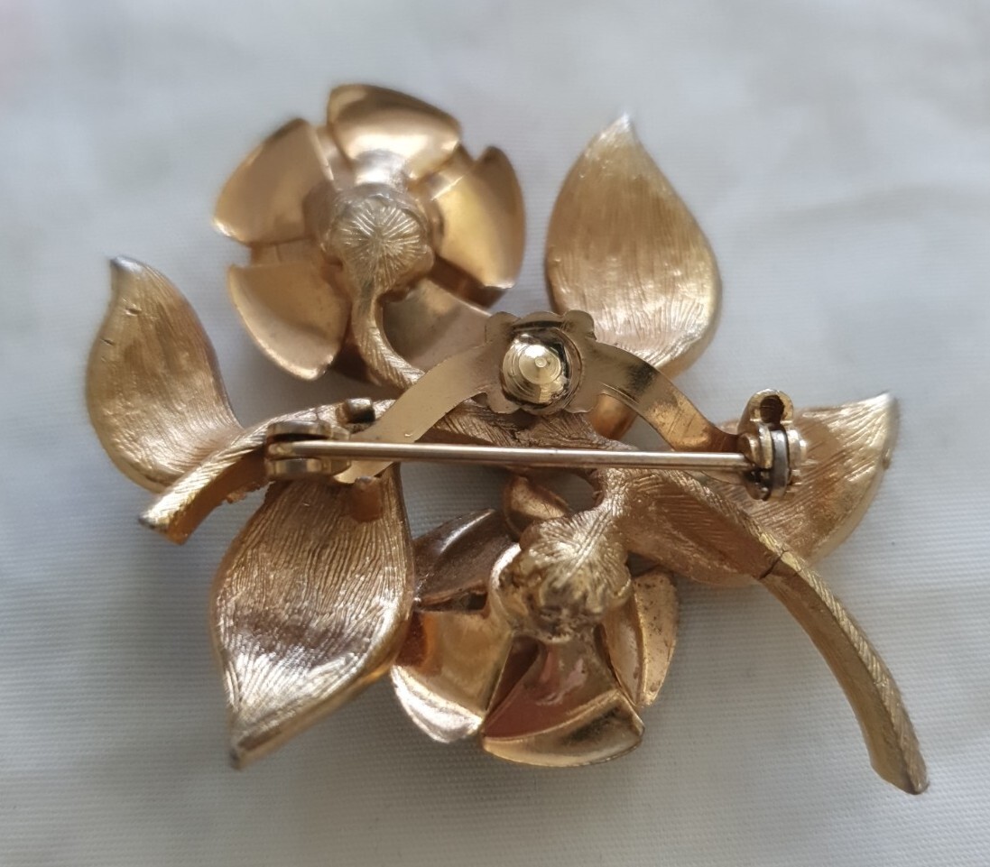 VINTAGE GOLD TONE ROSES BROOCH. 5.5cm | eBay