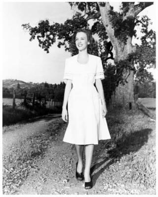 ALLENE ROBERTS great 8x10 promo still THE RED HOUSE -- j917 | eBay