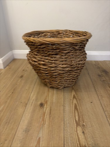 Rustic Woven Wicker Plant Pot Basket with Plastic Liner – 30cm Tall x ...
