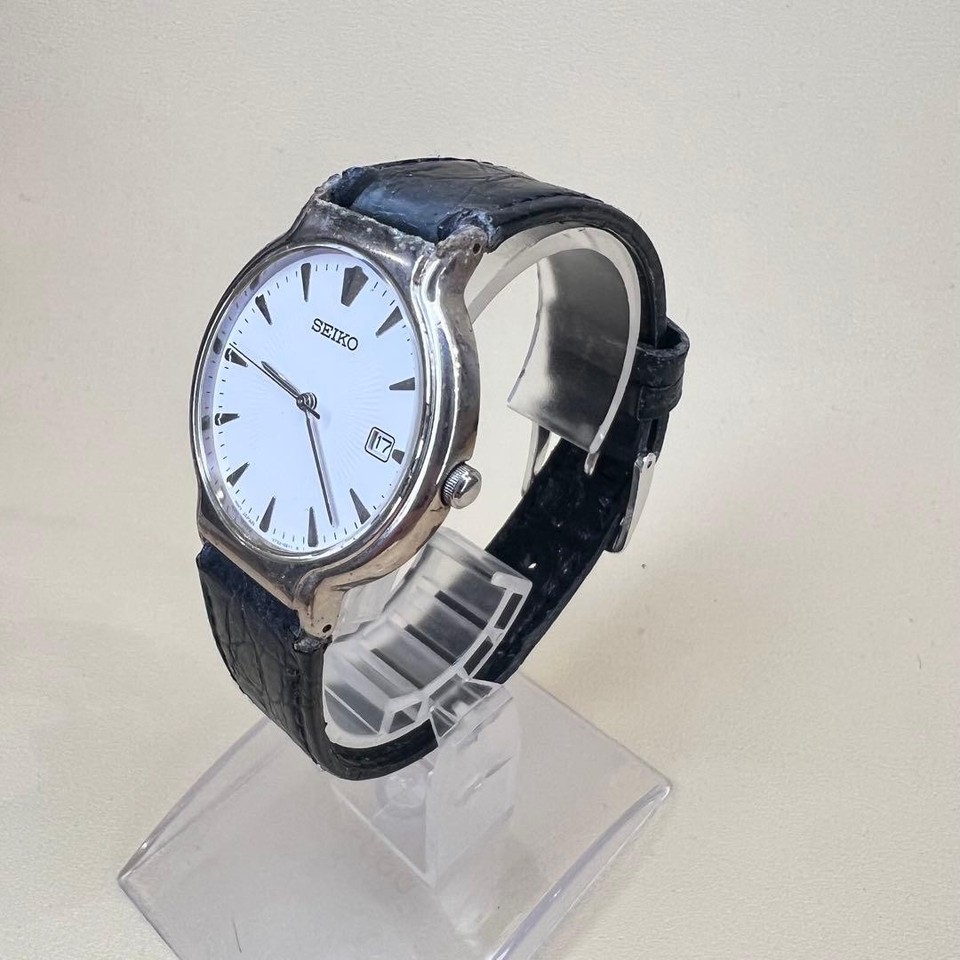 SEIKO V732-0220 Analog Watch with Adjustable Band and Battery ...