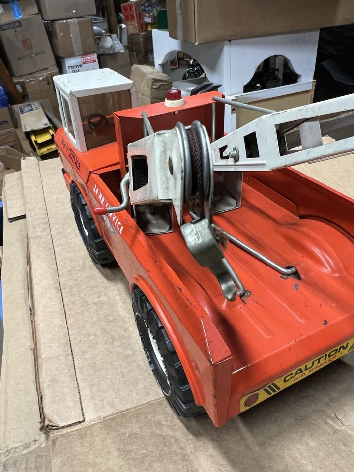 Vintage classic Orange Mighty Tonka Tow Truck Wrecker c1974 18.5” L ...
