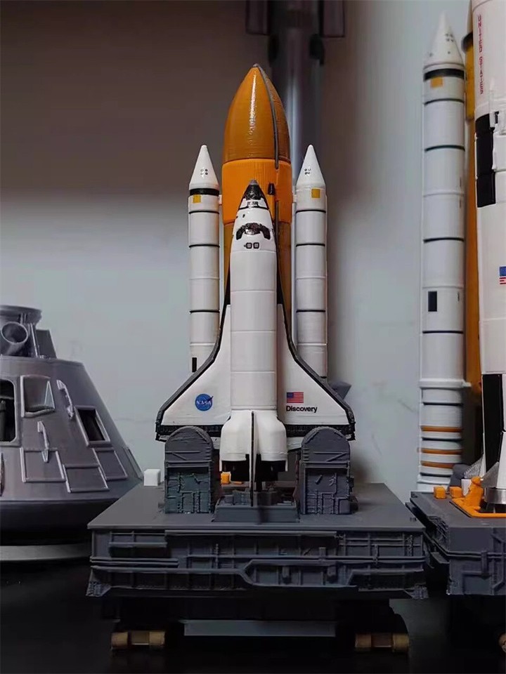 1/400 Space Shuttle Discovery with Launcher Platform Painted Model ...