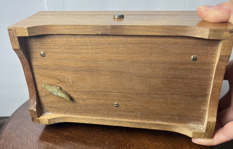 Reuge Hardwood 3/72 3 Songs 72 Notes Swiss Music Box Tchaikovsky VIDEO ...