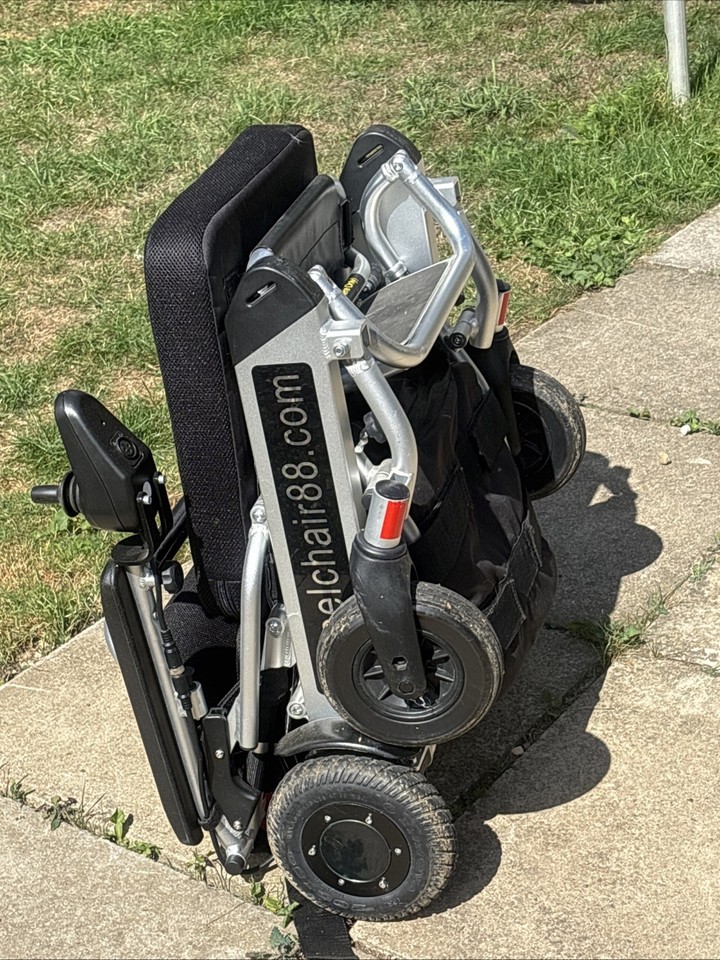 Light Weight Aluminium Electric Collapsable Wheelchair Includes Charger ...