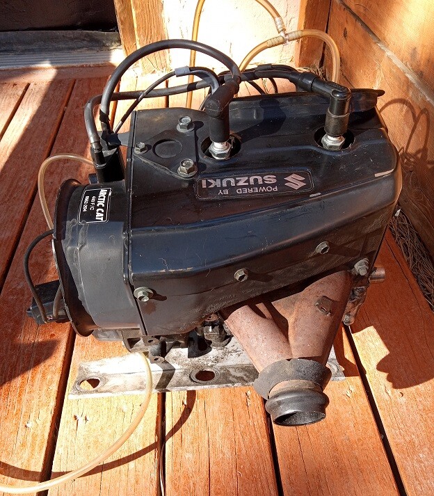 Suzuki 440 snowmobile engine, dual carbs, coil, CDI box, fuel pump ...