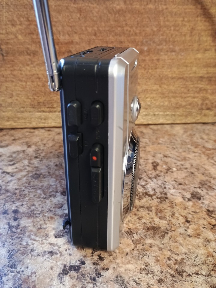 Bush Portable Cassette Player/FM/AM.BR630 Vintage. Working ...