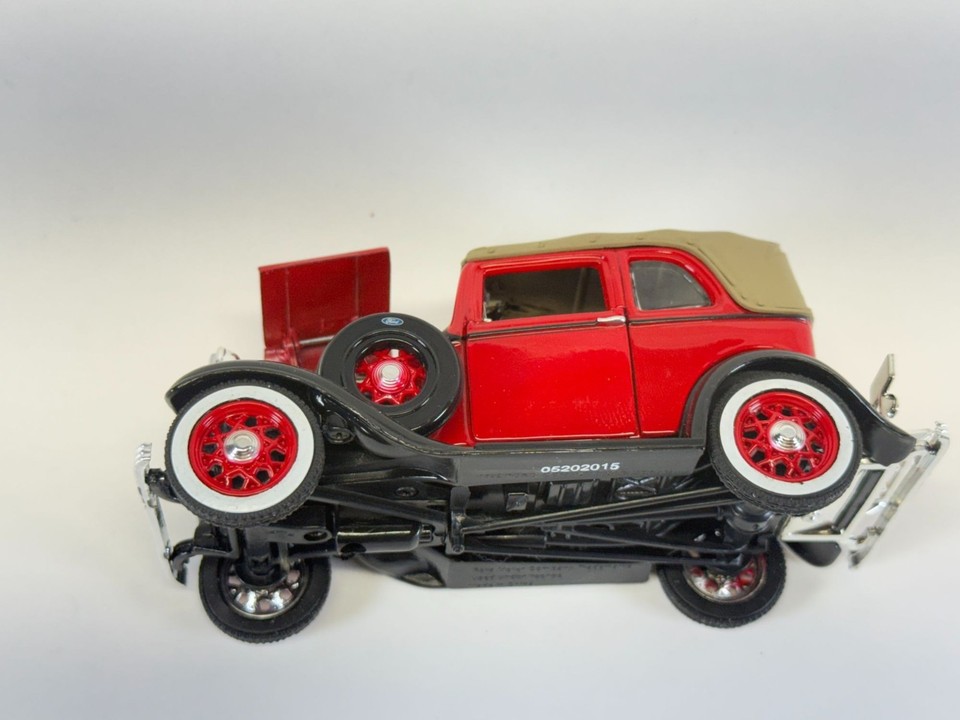 Ford Replicas Model T & 1932 Convertible Sedan 1:32 Diecast Vintage ...