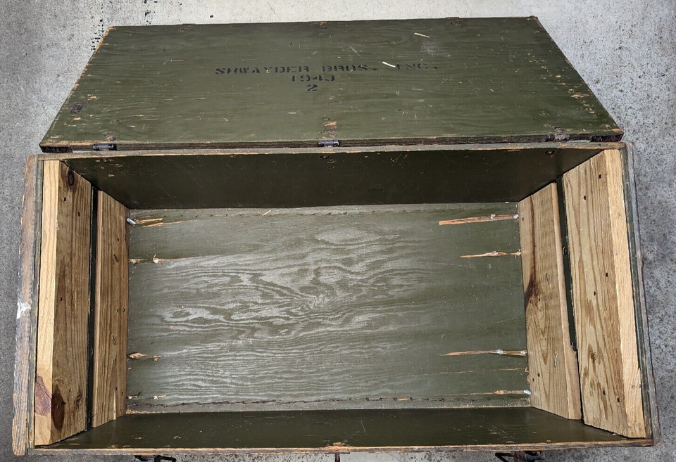 VTG WW2 Military Foot Locker Coffee Table Chest 1943 Trunk w/ Rollers ...