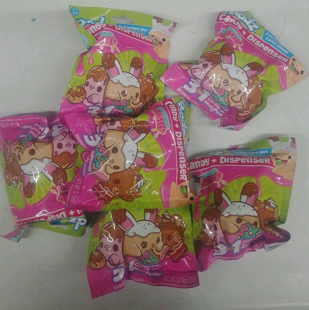 Radz Smooshy Mushy, 3 n1 Candy Dispenser. 5 Characters to collect. LOT ...