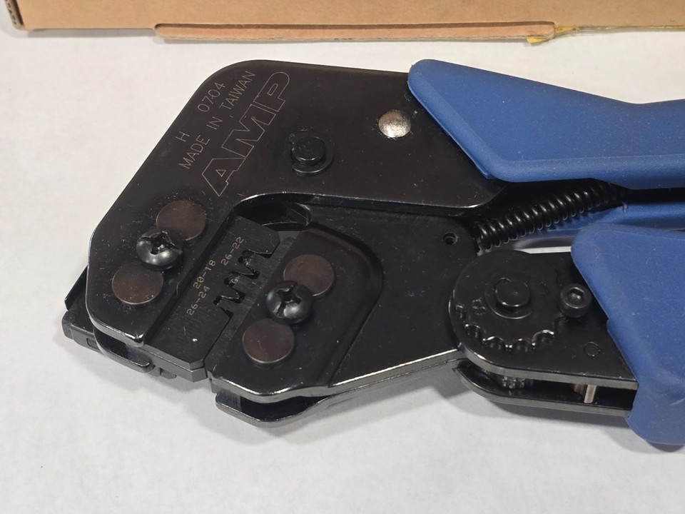 AMP Pro-Crimper Tool 58514-1 With Die MR26-18 | eBay