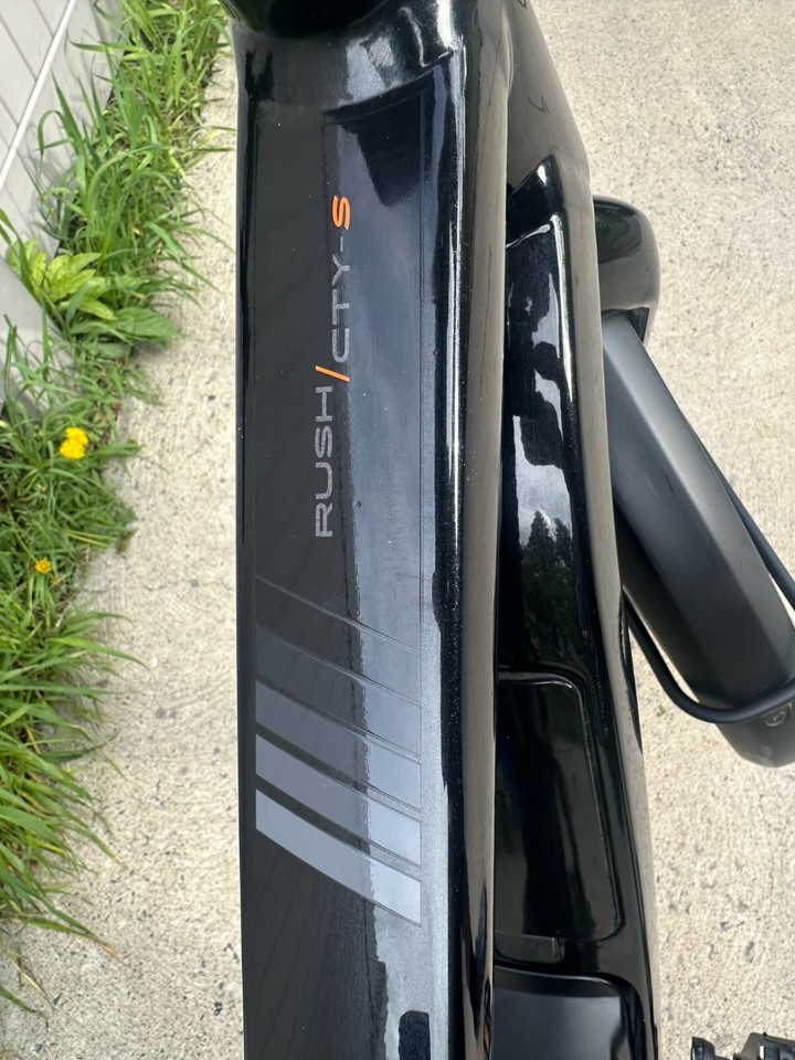 Serial 1 Rush/City Speed, Medium, Black. Certified to UL 2849 standards ...