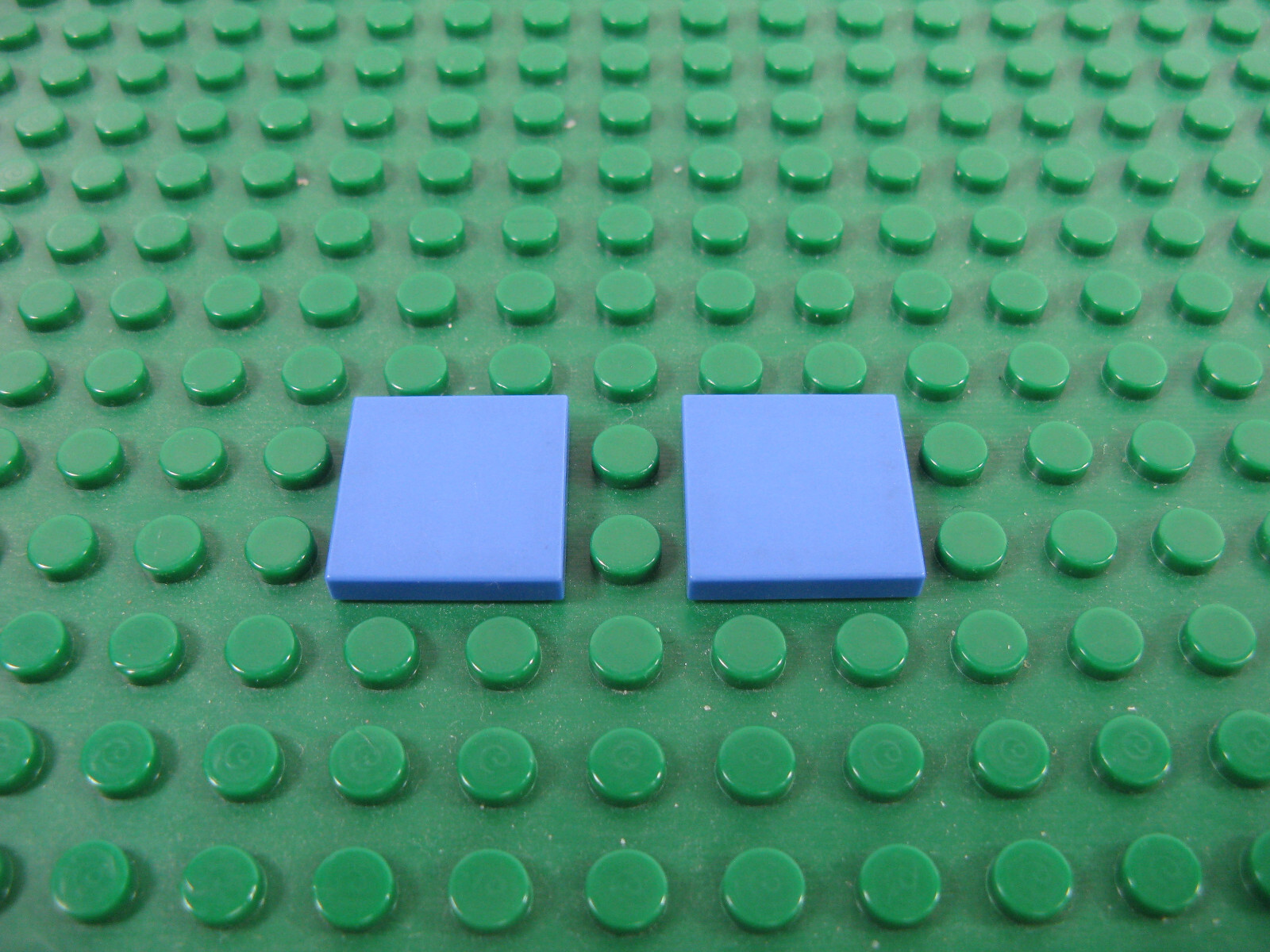 2x LEGO Blue-Violet Tile 2 x 2 Smooth Flat Plate Castle of Morcia 8781 ...