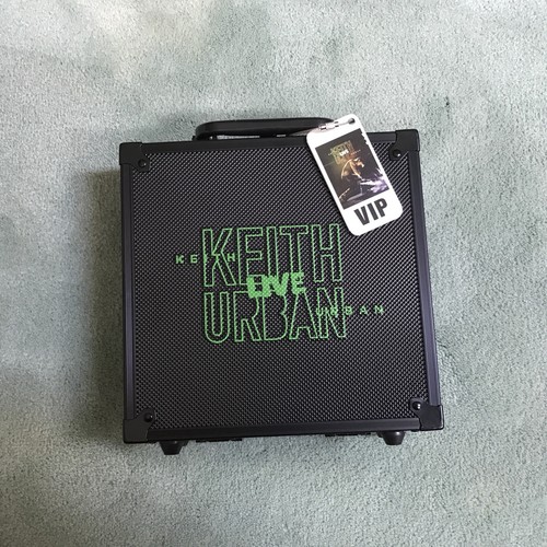 Keith Urban VIP Las Vegas Poker Set w cards chips and dice | eBay