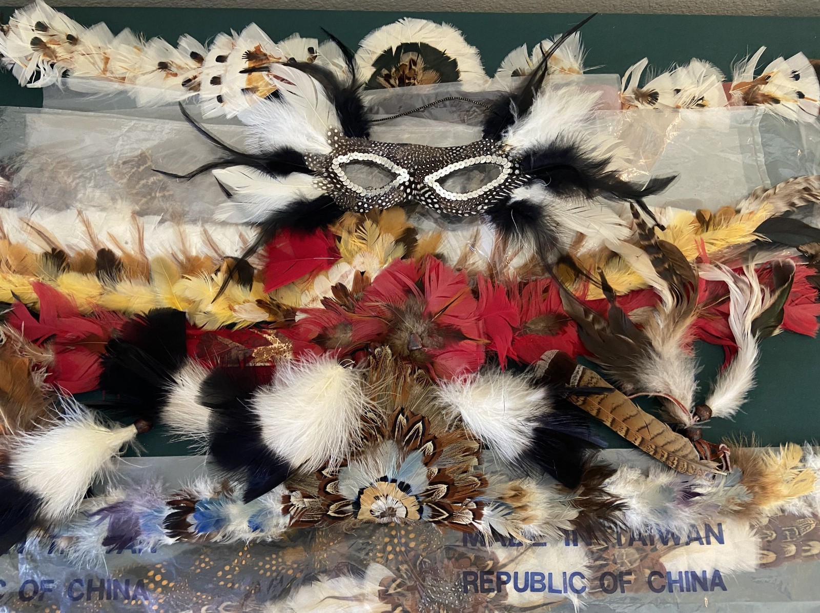 10 Cowboy Feather Hat Bands + Other Feather Decor--Ma… - Gem