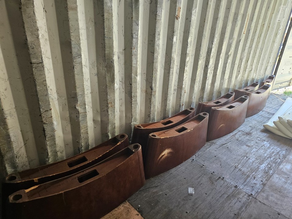 POOL TABLE BRUNSWICK GOLD CROWN 3 MAPLE parts full frame,legs,center ...