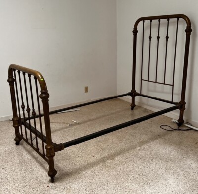 1900-1950 - Antique Brass Or Iron Bed Rails