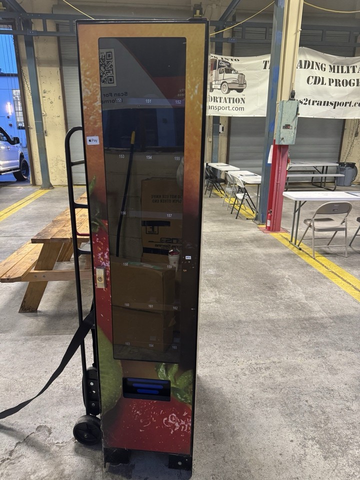 "Modern Snack and Drink Vending Machine with Tap-to-Pay, Cash And Card ...