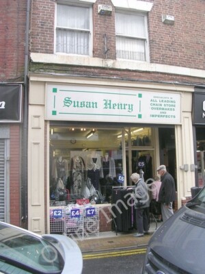 Photo 6x4 Susan Henry - Ropergate Pontefract c2010 | eBay UK