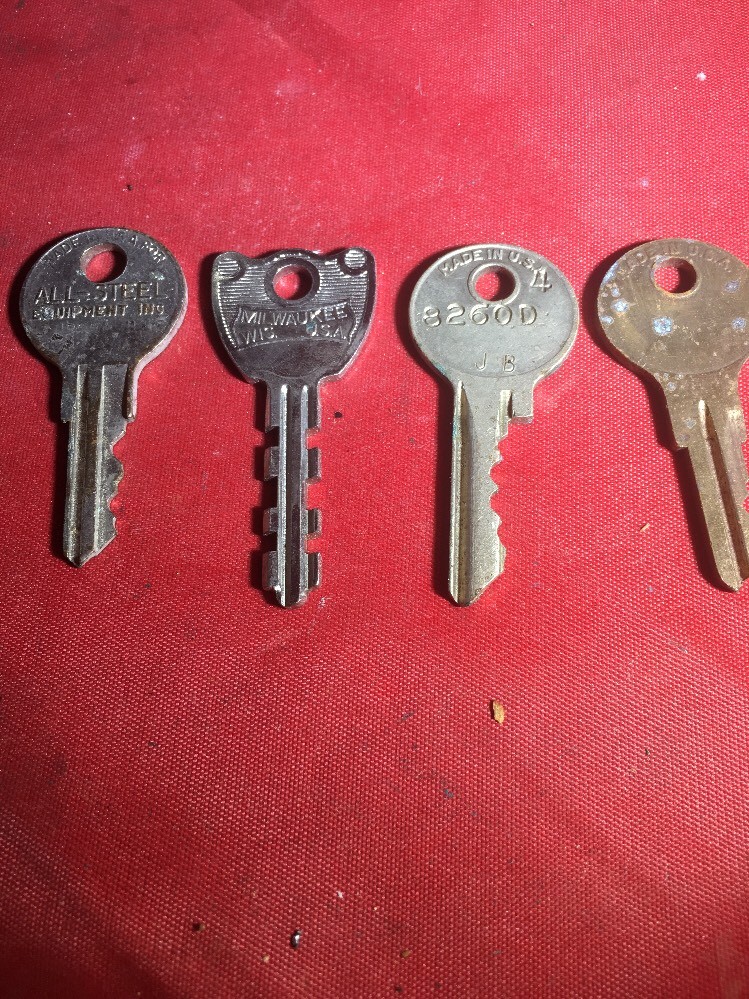Vintage Keys 4 Keys Yale Master Chicago Lock CH502 8260D AA379 | eBay