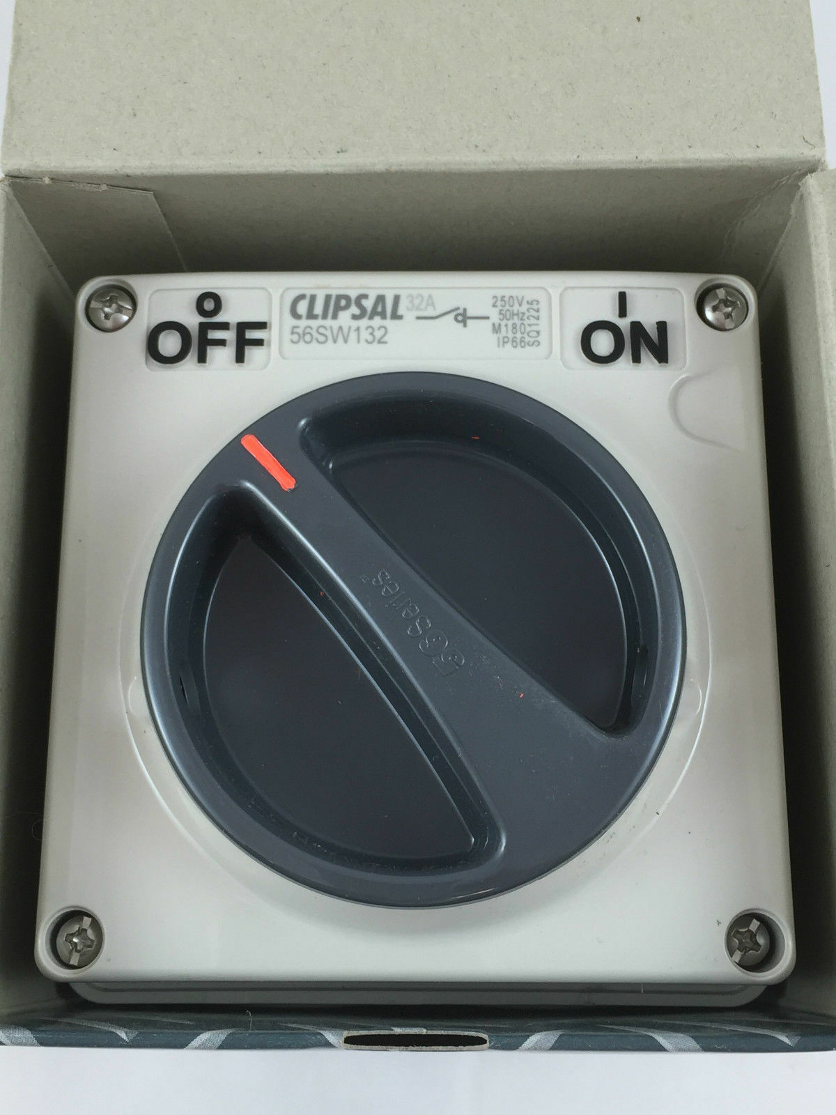 Clipsal 56SW132 Surface Mount Switch 1 Pole ON OFF Isolator 32A 250VAC ...