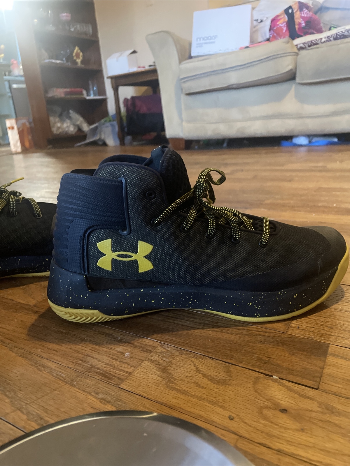 Under Armour Steph Curry Wardell SC Size 10 .5 Men Black/Yellow ...