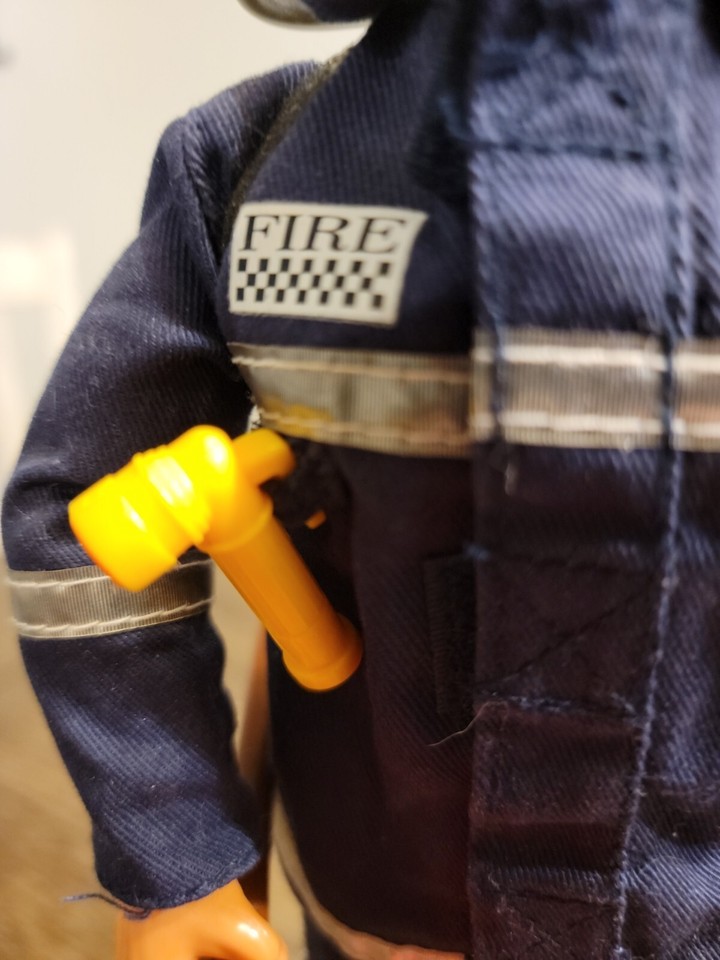 GI Joe Ultra Corps LANARD TOYS 12" 2001 FIREFIGHTER Action Figure w ...