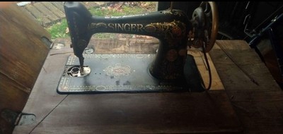 Sewing Machines - Vibrating Shuttle