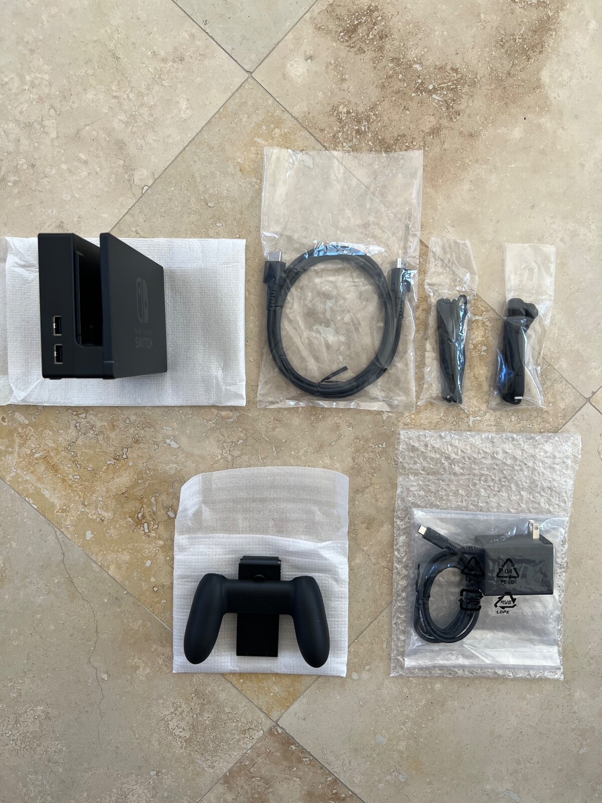 Nintendo Switch Super Mario Odyssey Edition (with Red Joy-Cons) 32GB ...