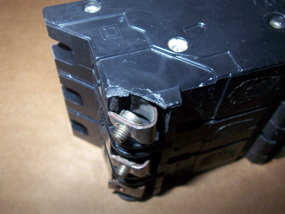 Square D EHB EHB34100 3 Pole 480V 100 Amp Circuit Breaker Flawed 01 AK ...