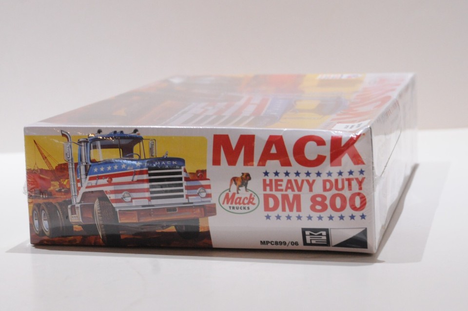 MPC MACK TRUCK HEAVY DUTY DM 800 SCALE 1:25 MODEL KIT MPC899/06 NEW | eBay