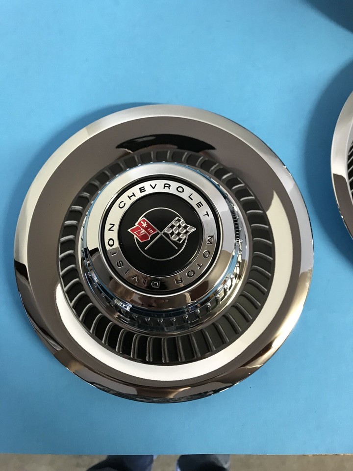 (4)CHEVROLET DERBY CENTER CAPS W LOGO(4)BEAUTY RINGS FOR THE 15x8 RALLY ...