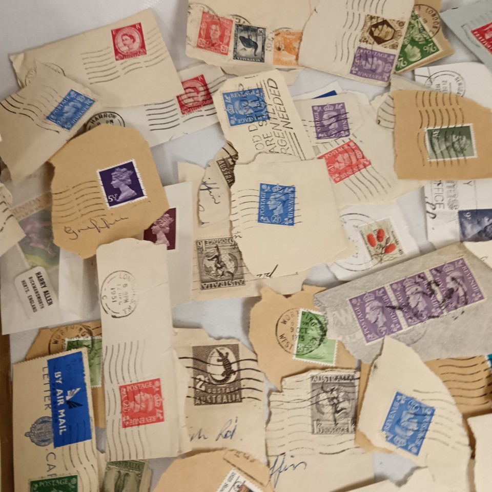 Large Collection of Vintage UK Worldwide Postage Stamps Envelopes Mixed ...