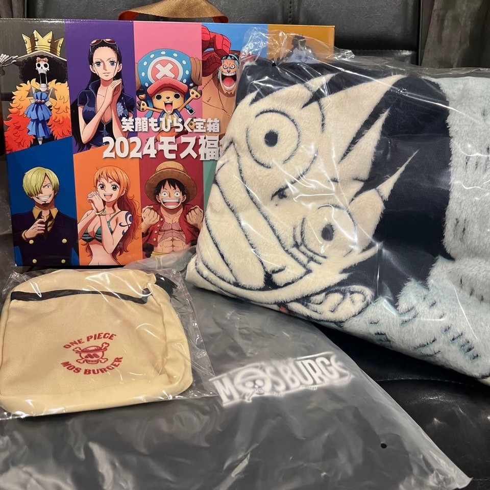 ONE PIECE Mos Burger Blanket T-shirt Mini Shoulder Bag | eBay UK