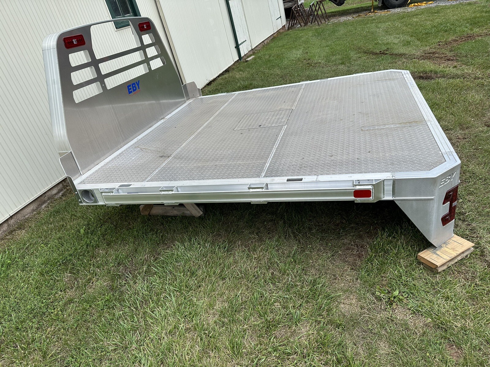 EBY ALUMINUM BIG COUNTRY FLATBED - 8'6" L x 101-1/4" W, 56" CA | eBay