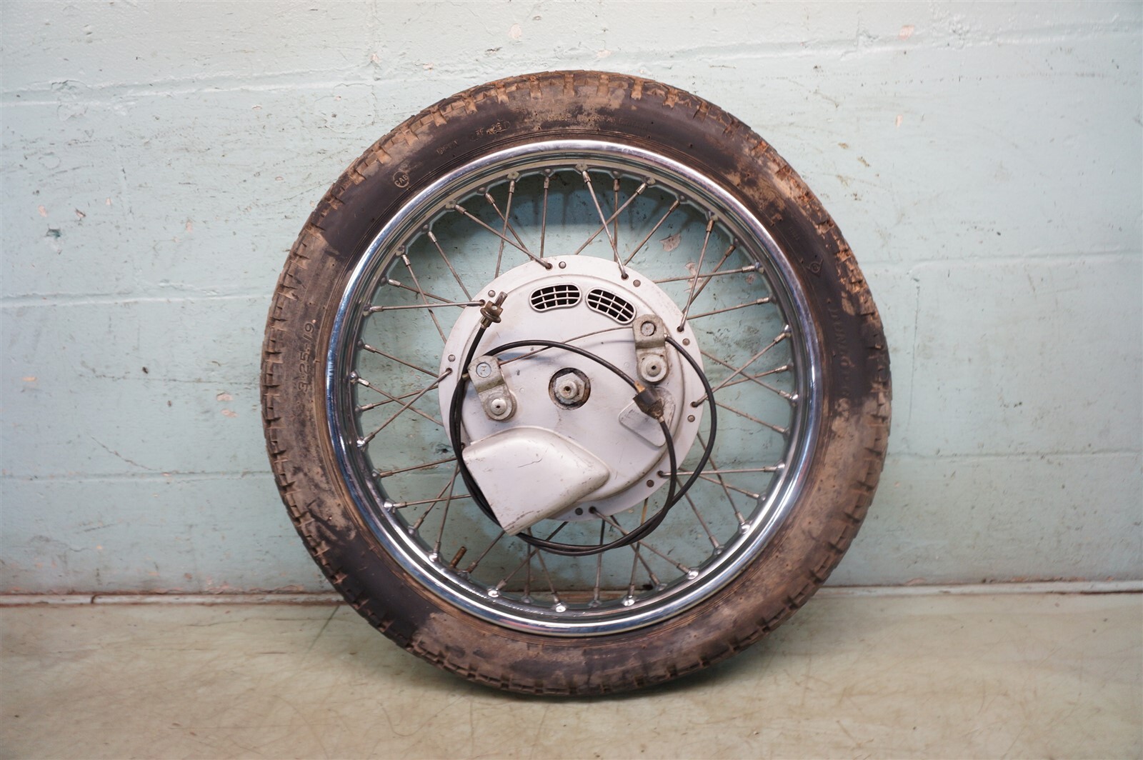1972 BSA A65 A65T Lightning Thunderbolt A65L 650cc *2439A Front Wheel ...