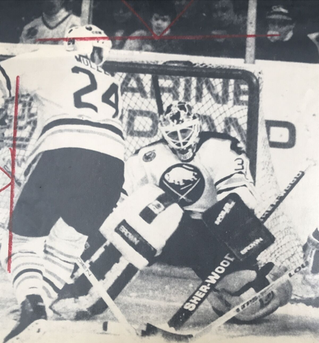1993 Kings Mike Donnelly Shoots Sabres Grant Fuhr Randy Moeller AP ...