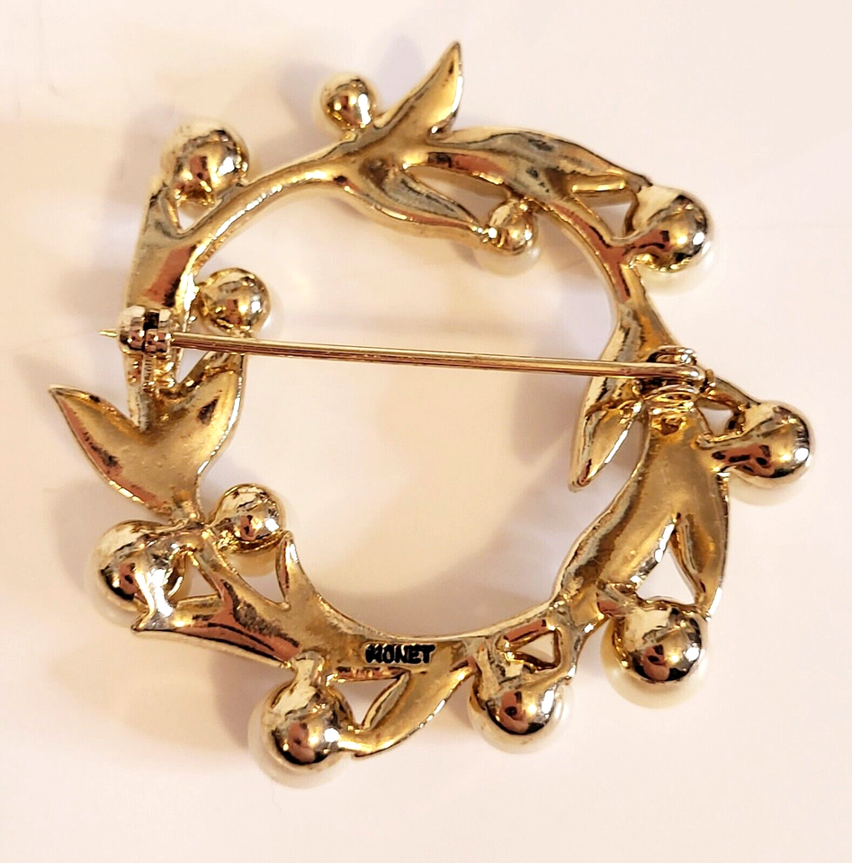 Vintage Signed Monet Creamy Pearl Floral Wreath Brooch Pin Old Gold ...