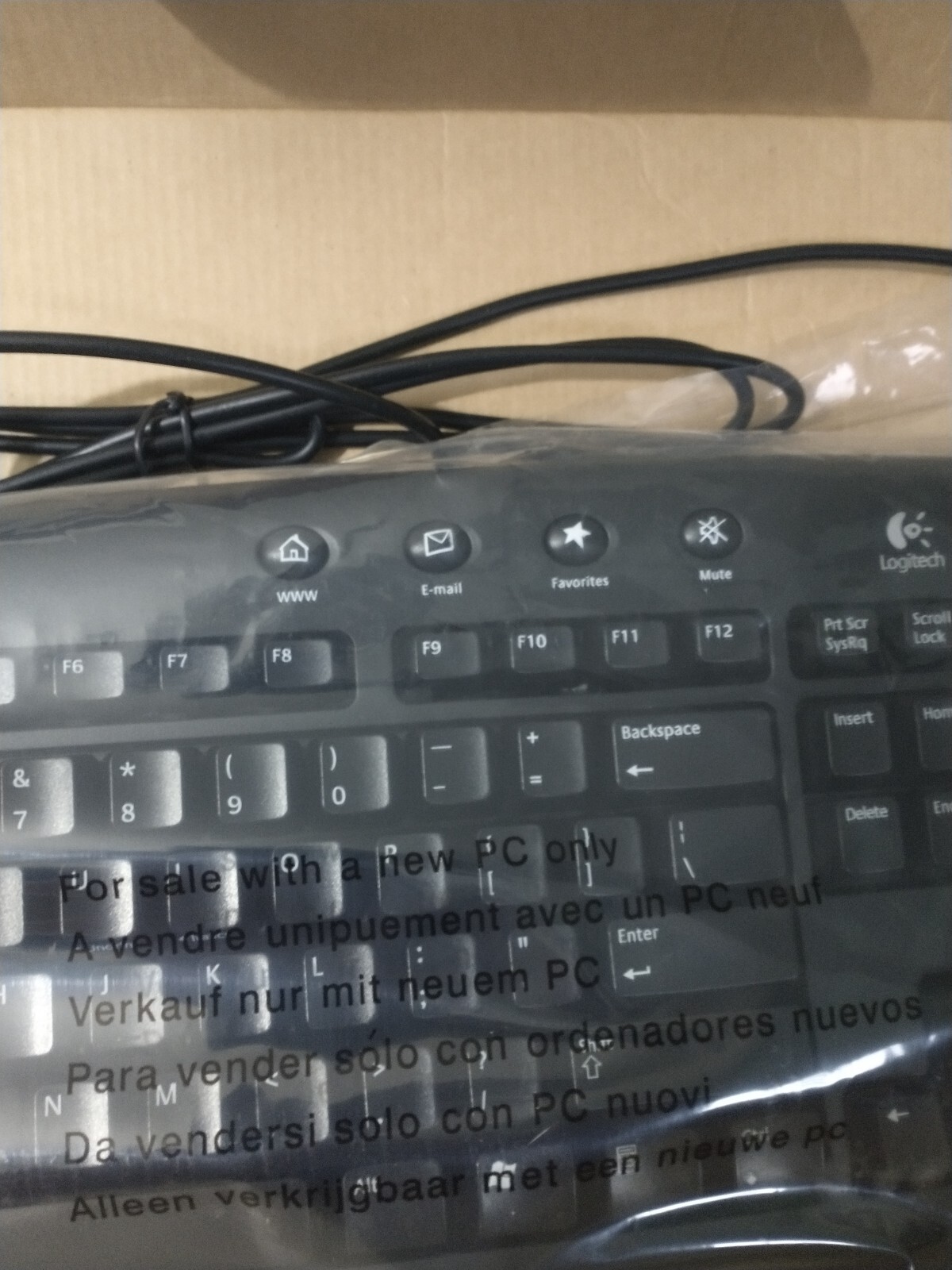 Logitech Deluxe Plus PS/2 wired Keyboard 967362-0403 New in Box 2004 | eBay