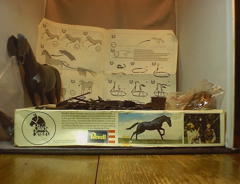 VINTAGE REVELL BLACK BEAUTY HORSE MODEL KIT IN 1978 ENGLAND BOX | eBay