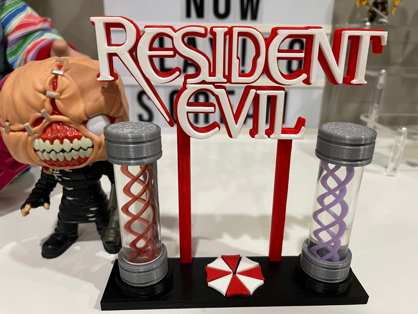 Umbrella Corporation Resident Evil T-Virus Prop & Antidote Vial With ...