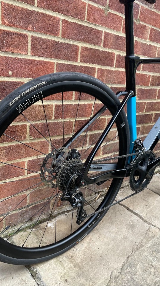 Ribble Endurance SL Disc Carbon frame, Hunt Alloy Wheels, Shimano 105 ...