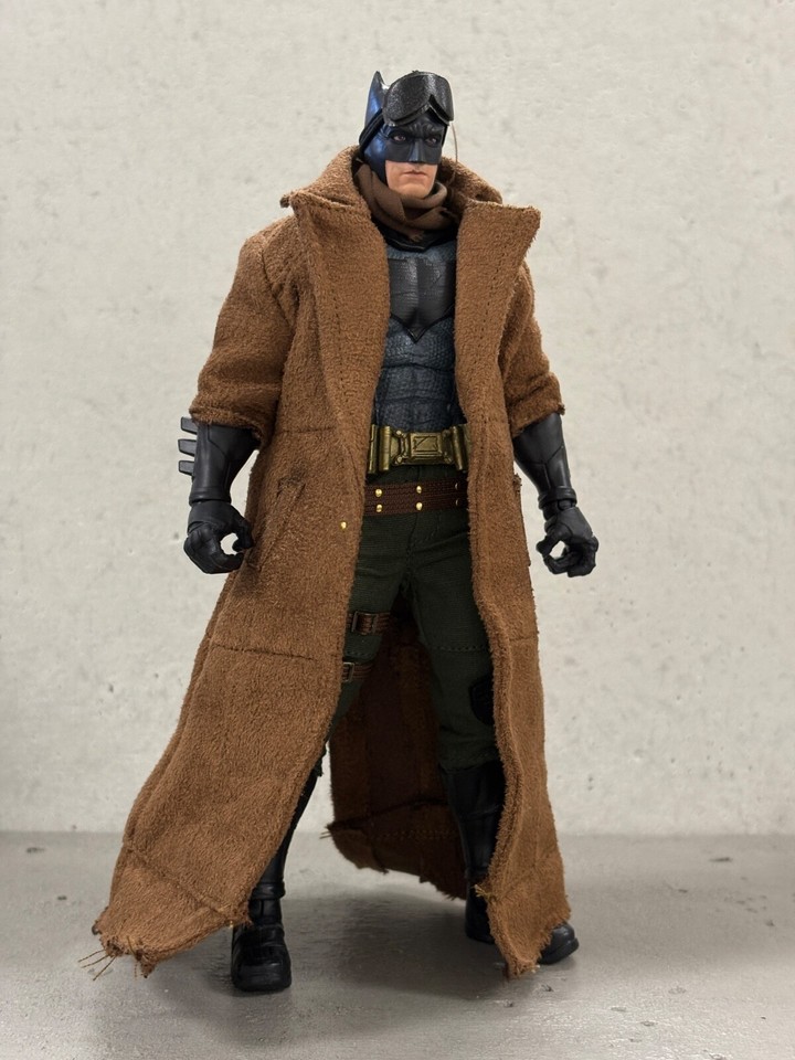PB-MF-LTC-KM: 1/12 Wired Knightmare Batman Coat & Scarf for McFarlane ...